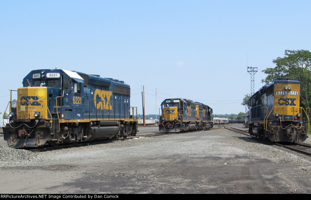 CSX 6221 & CSX 6226